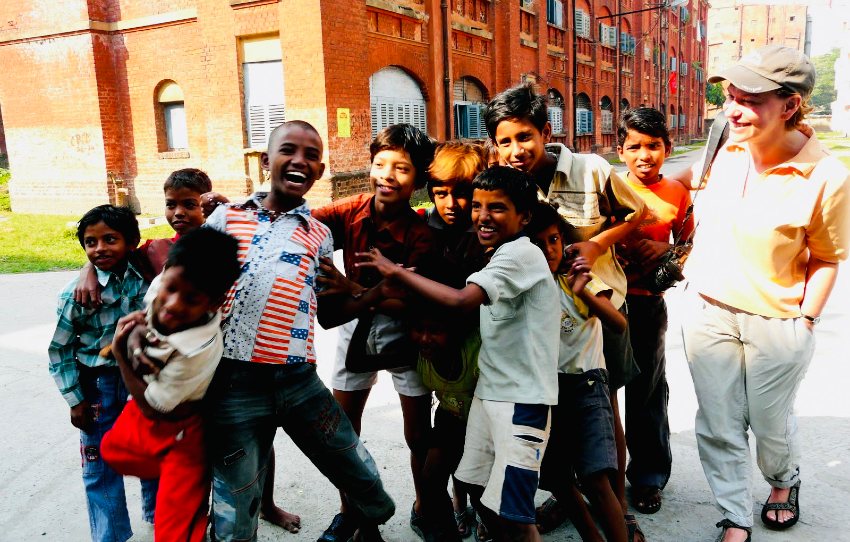 Explore Calcutta's History and Resurgence: Calcutta Walk | Alphonso Stories