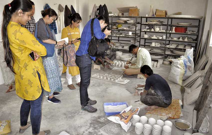 Experience the Craft of Jaipur Blue Pottery | Alphonso Stories